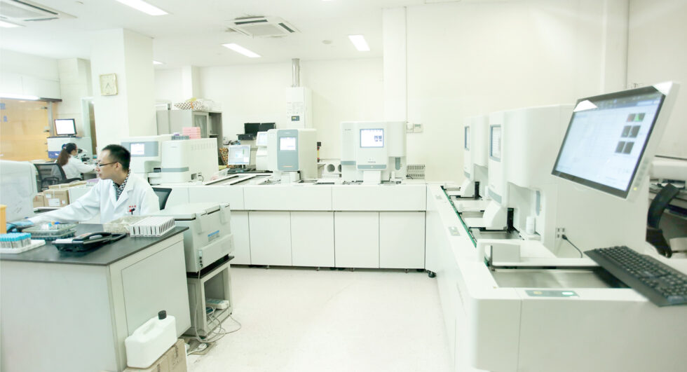 Why Color-Coded Slide Boxes Ideal for Lab Operations?